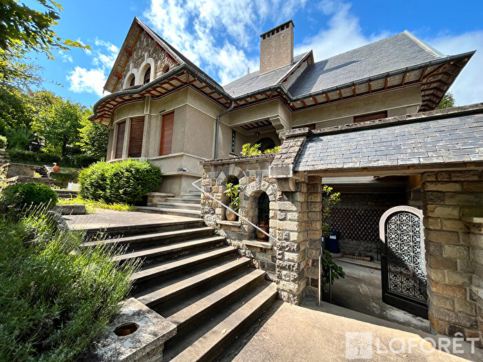 Maison à vendre - Langeac - 9 pièces - 5 chambres