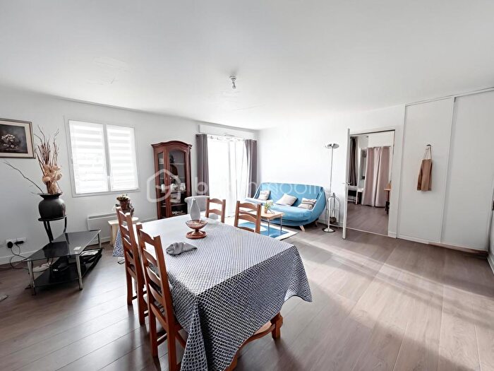 Appartement à vendre - Villejust - 2 pièces - 1 chambre