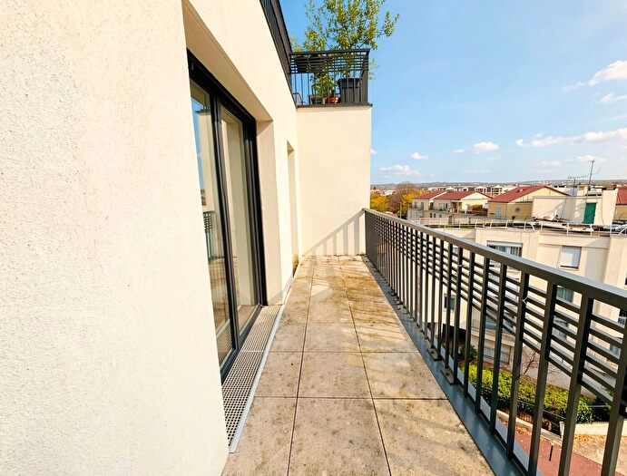 Appartement à louer - Rueil-Malmaison, Plaine Gare - 4 pièces - 3 chambres