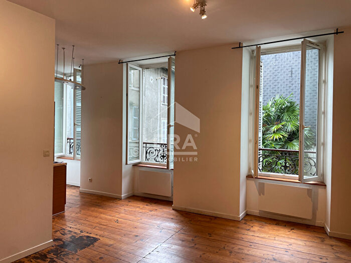 Appartement à louer - Pau, Centre-ville - 2 pièces - 1 chambre