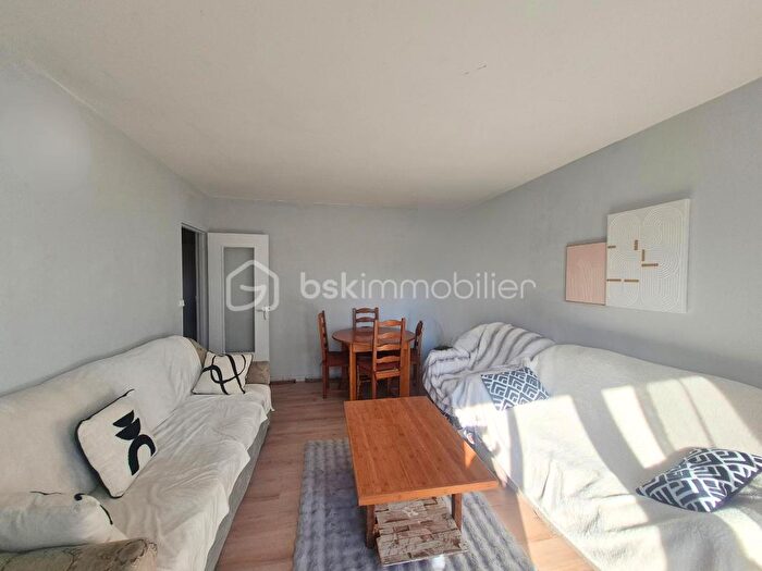 Appartement à vendre - Sainte-Geneviève-des-Bois, Saint-Hubert - 4 pièces - 3 chambres