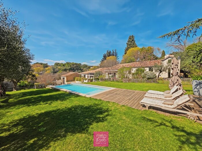 Maison à vendre - Nîmes, Terres de Rouvière, LEau Bouillie - 6 pièces - 5 chambres