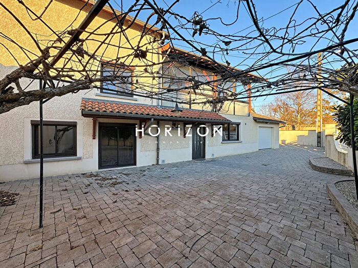 Maison à vendre - Romanèche-Thorins - 8 pièces - 6 chambres