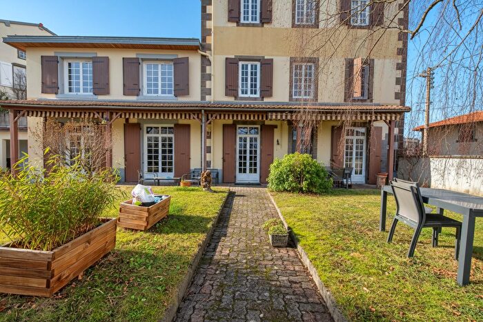 Maison à vendre - Cournon-dAuvergne, Centre-ville, Vieux Bourg - 6 pièces - 5 chambres