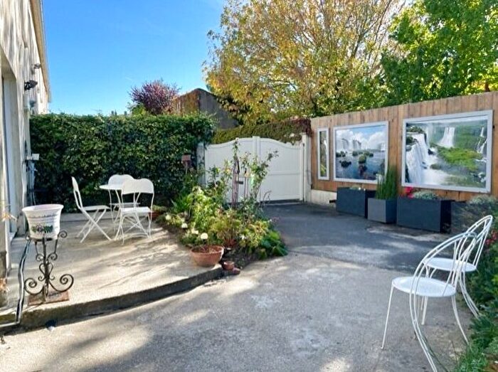 Maison à vendre - Saintes - 4 pièces - 2 chambres