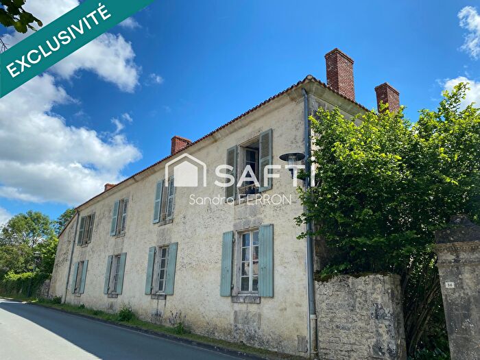 Maison 10 pièces à vendre à Foussais-Payré
