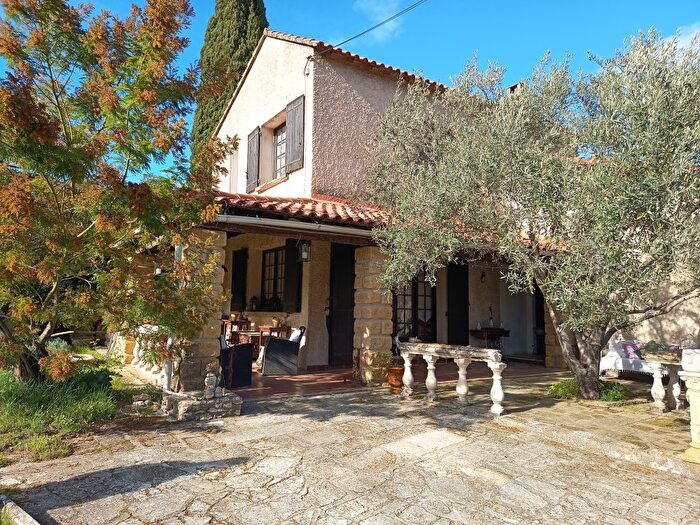 Maison à vendre - Beaucaire, Ugernum - 7 pièces - 6 chambres