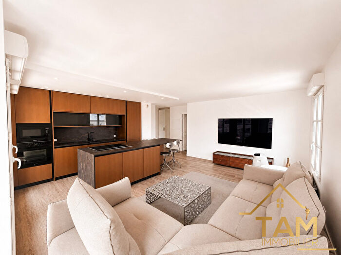 Appartement 3 pièces à vendre - Saint-Cyr-l'École, Hôtel de ville