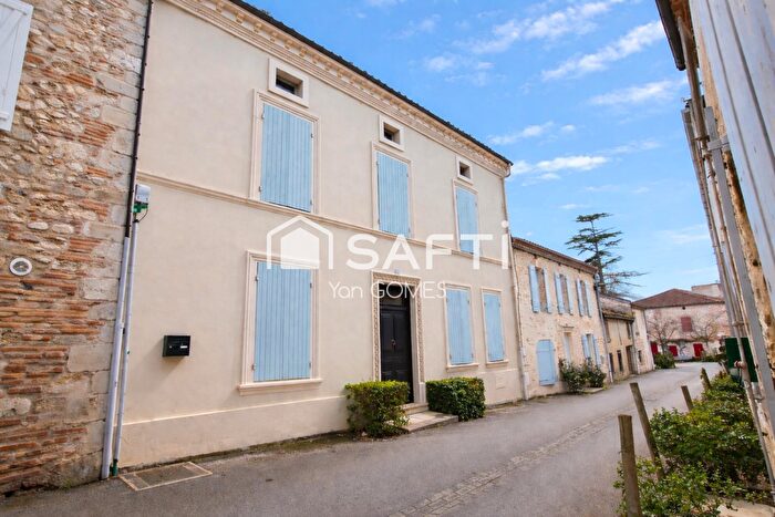 Maison à vendre - Penne-dAgenais - 9 pièces - 7 chambres