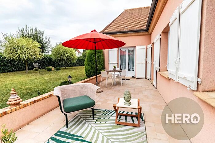 Maison à vendre - Montfort-lAmaury - 7 pièces - 4 chambres