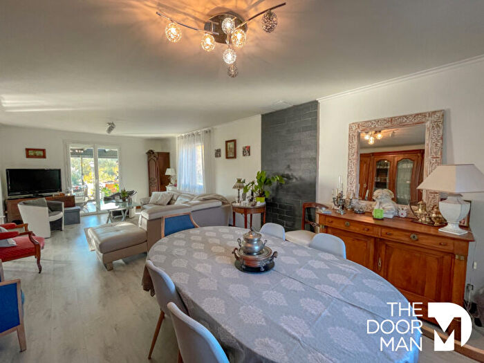 Maison à vendre - Courville-sur-Eure - 6 pièces - 3 chambres