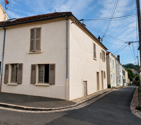 Maison 5 pièces à Fontainebleau, Centre-ville, à vendre