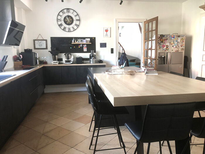 Maison à vendre - Vittel - 10 pièces - 5 chambres