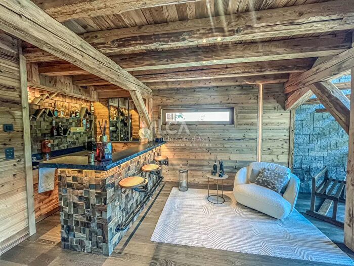 Maison à vendre - Saint-Étienne-de-Tinée - 8 pièces - 8 chambres