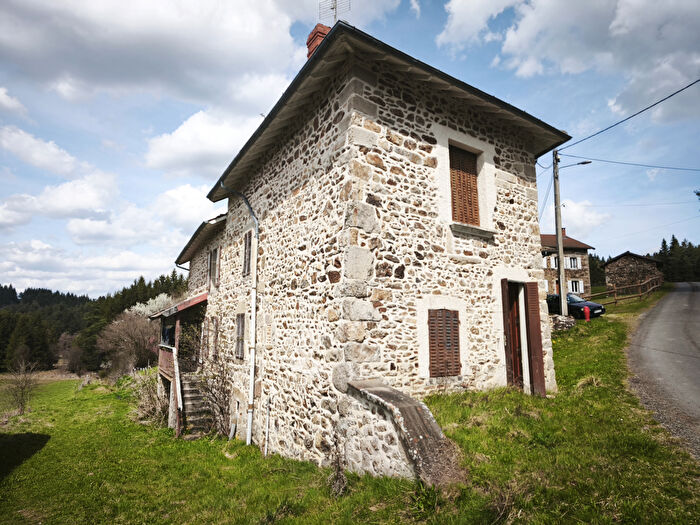 Maison 6 pièces à Saint-Alyre-d'Arlanc, à vendre