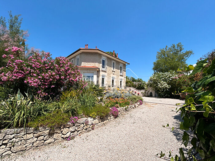 Carpentras, Nord : Maison 7 pièces à vendre