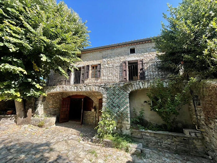 Maison à vendre - Saint-André-de-Cruzières - 8 pièces - 3 chambres