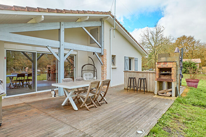 Maison à vendre - Salles - 5 pièces - 4 chambres