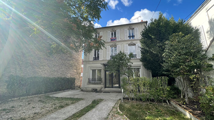 Maison 7 pièces à louer à Enghien-les-Bains