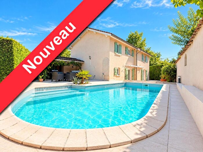 Maison 6 pièces à Décines-Charpieu, Berthaudière, à vendre