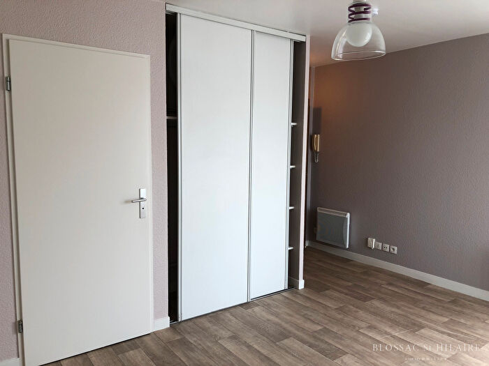 Appartement 1 pièce à Poitiers, Couronneries, à louer
