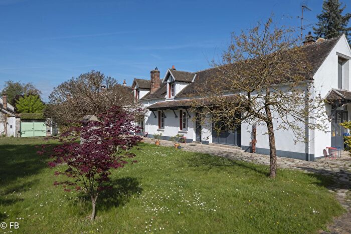 Maison 9 pièces à Le Vaudoué, à vendre