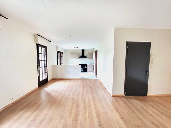 Appartement à louer - Robert Schumann, Neuilly-sur-Marne - 3 pièces - 2 chambres