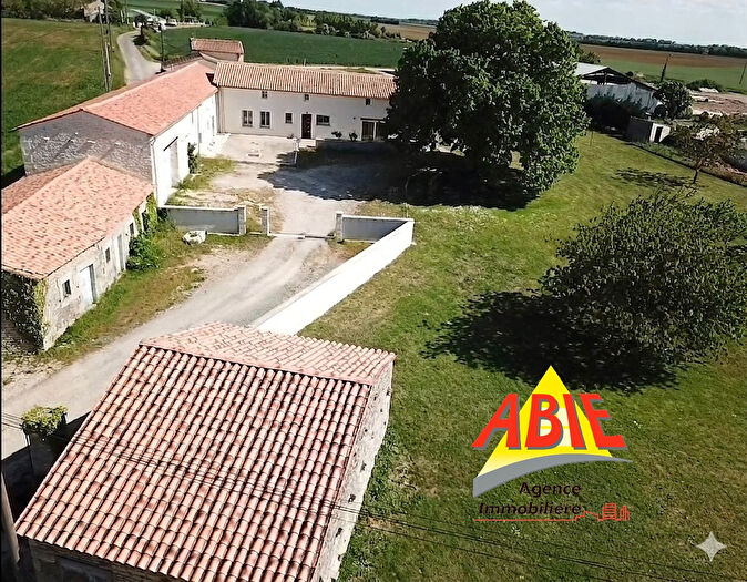 Benet - Maison 7 pièces à vendre