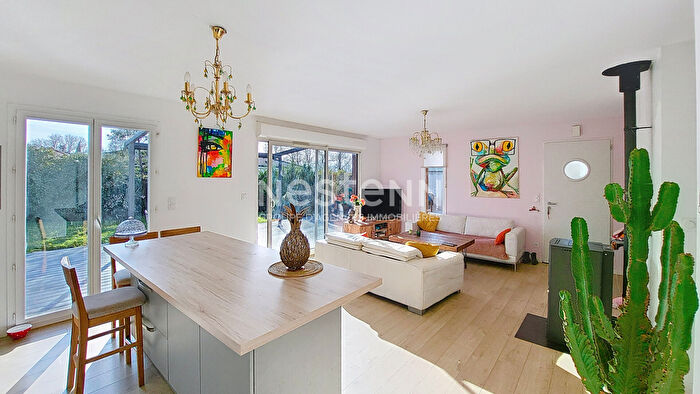 Maison à vendre - LIsle-Jourdain - 4 pièces - 3 chambres