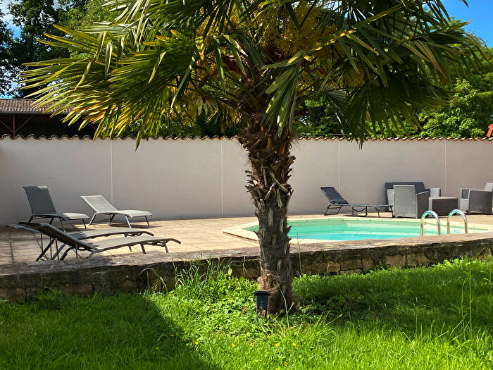 Maison 7 pièces à vendre à Laiz