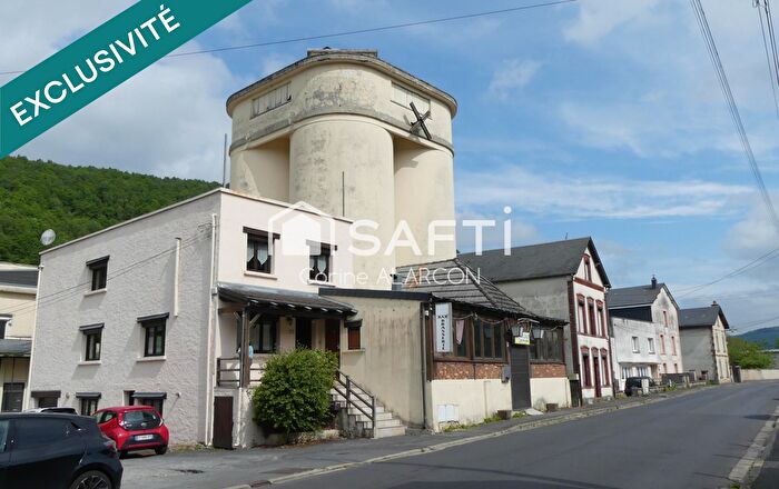 Maison à vendre - Bogny-sur-Meuse - 9 pièces - 6 chambres