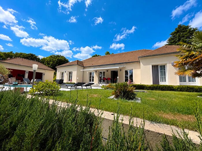 Maison 7 pièces à vendre - Le Val-Saint-Germain