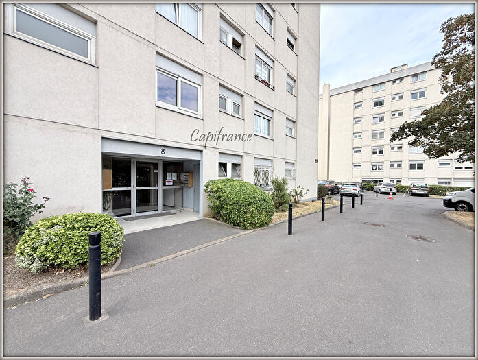Clichy-sous-Bois, L'Etang : Appartement 4 pièces à vendre
