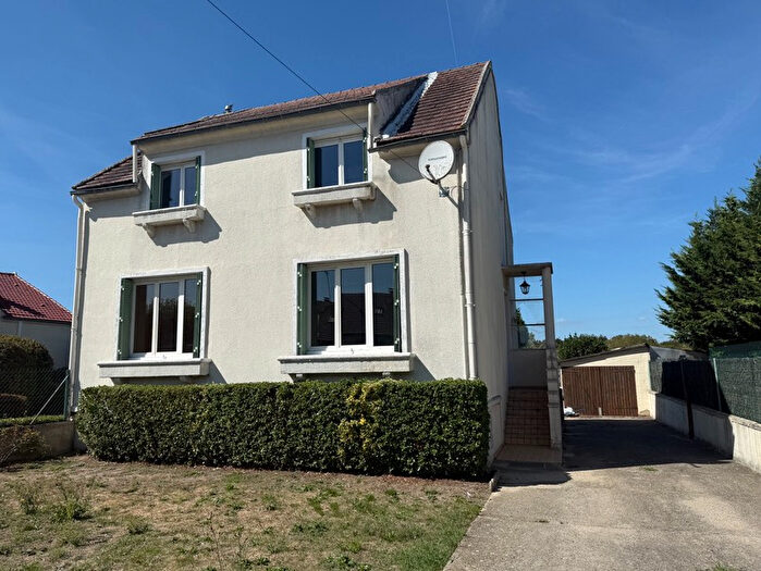 Pont-Sainte-Maxence, Sarron : Maison 5 pièces à vendre