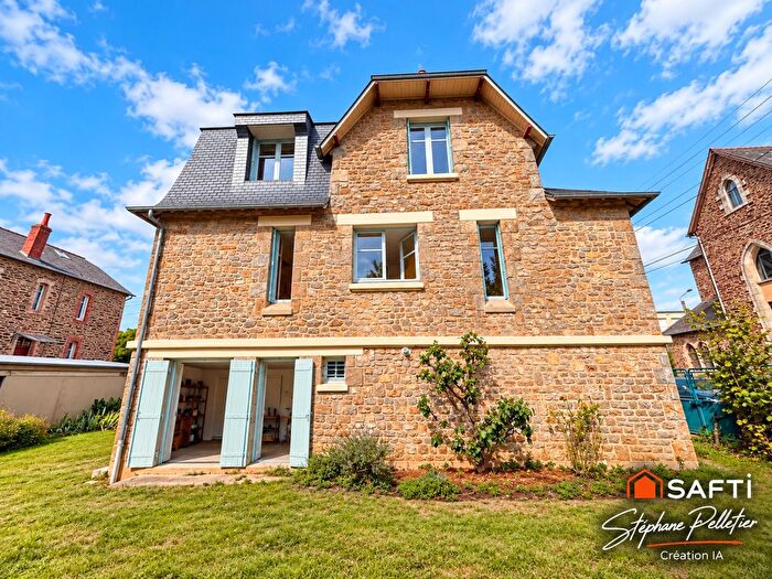 Quartiers Nord-Est, Jeanne d'Arc - Maison 9 pièces à vendre