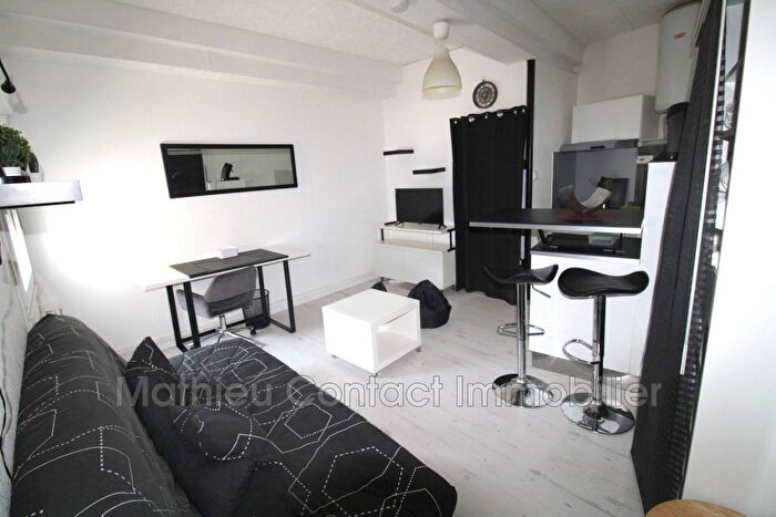 Appartement 1 pièce à Arènes, Nîmes, à louer