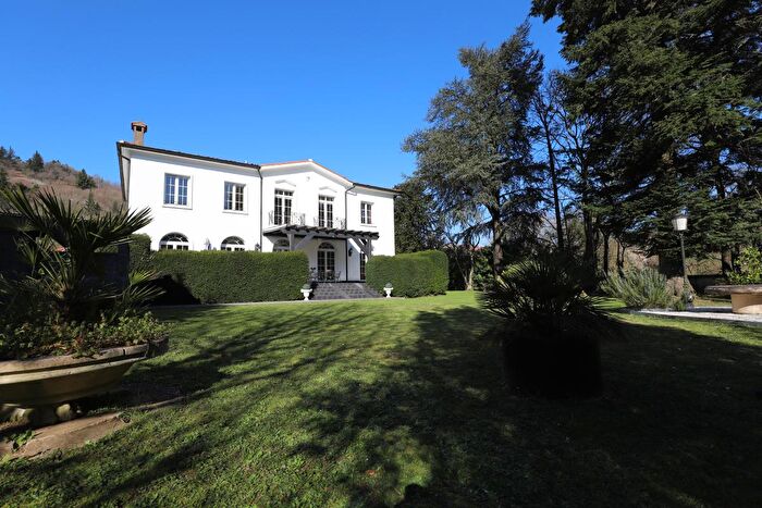 Maison 10 pièces à vendre à Labastide-Rouairoux