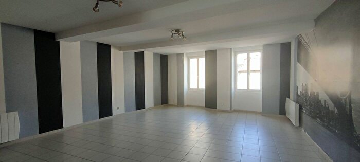 Neulise : Appartement 5 pièces à louer