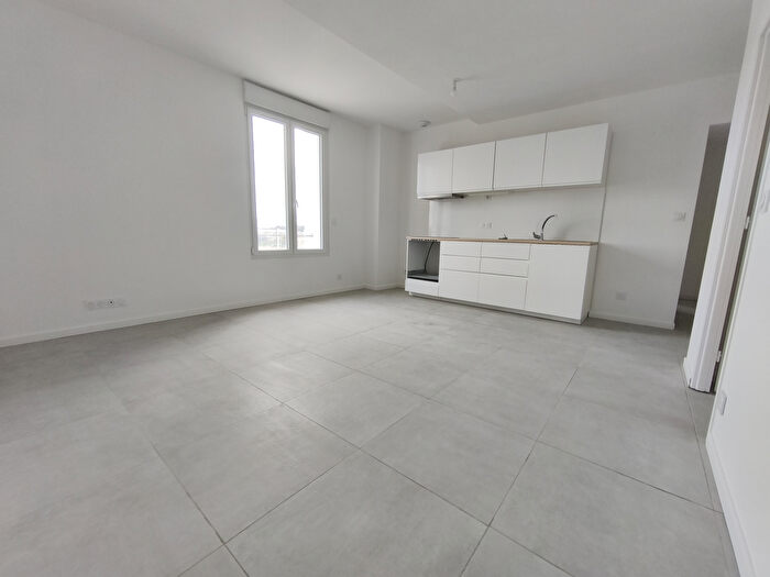 Appartement à louer - Béziers, Neuf Ecluses, Gasquinoy - 2 pièces - 1 chambre