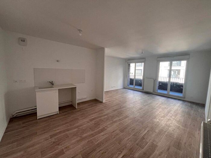 Prefecture, Bobigny : Appartement 4 pièces à louer