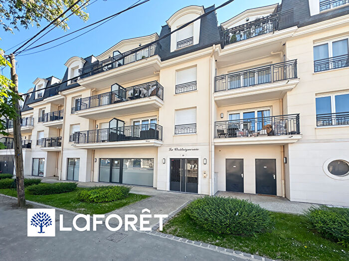 Sainte-Geneviève-des-Bois, Liers, Croix Blanche : Appartement 4 pièces à vendre