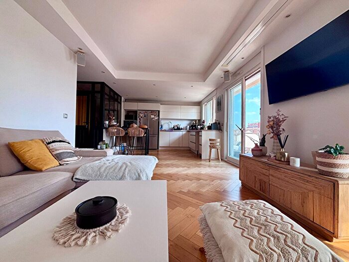 Appartement à louer - Brotteaux, Lyon ème arrondissement - 3 pièces - 2 chambres