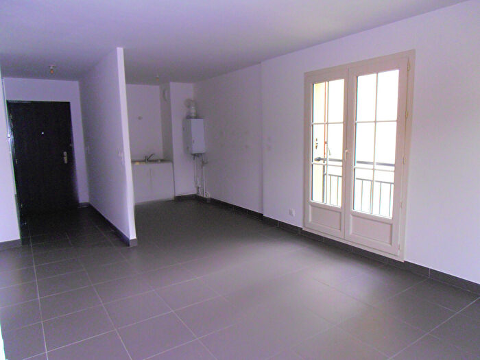 Appartement à louer - Verneuil-en-Halatte - 3 pièces - 1 chambre