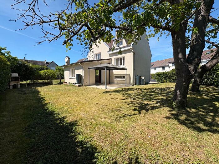 Plaisir, Centre-ville, Château : Maison 6 pièces à vendre