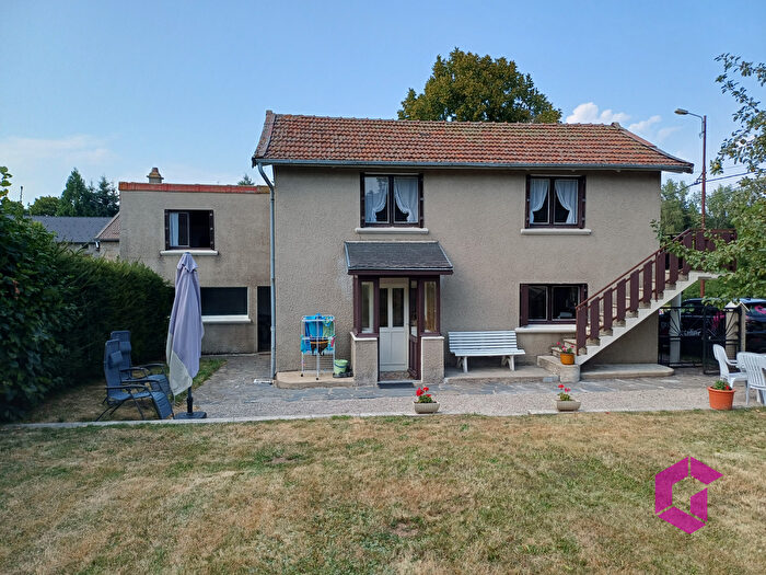 Maison 7 pièces à vendre à Saint-Jeures