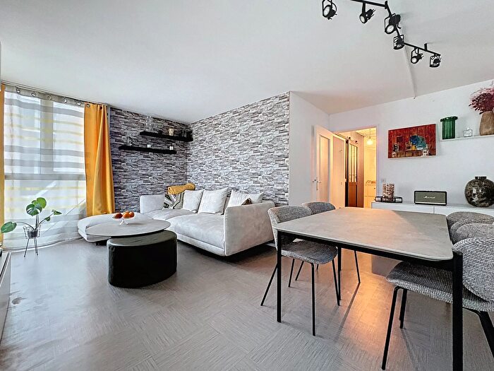 Appartement à vendre - Élancourt, Les Petits Prés - 3 pièces - 2 chambres