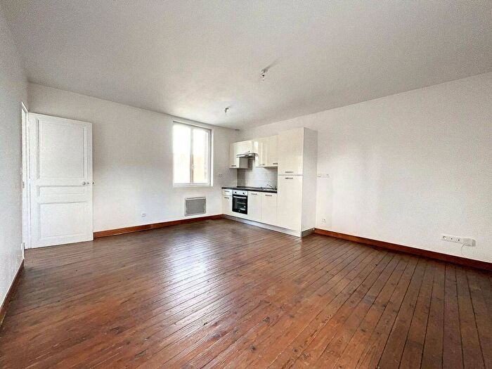 Appartement à louer - Cuts - 3 pièces - 2 chambres