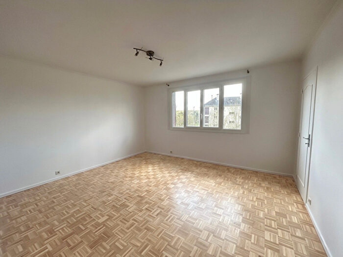 Appartement à vendre - Plaisir, Centre-ville, Château - 2 pièces - 1 chambre