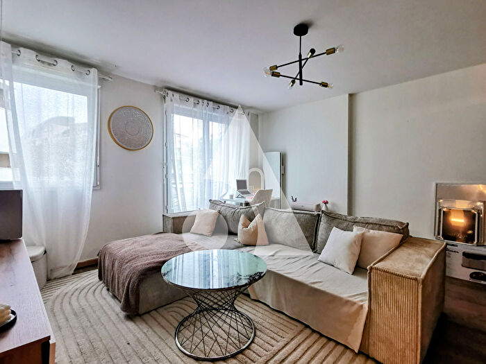 Appartement à vendre - Cergy, Les Hauts-de-Cergy - 2 pièces - 1 chambre