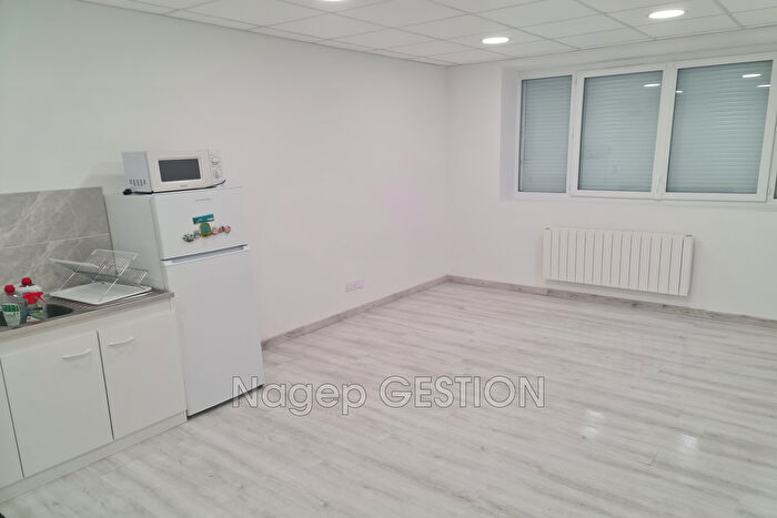 Appartement à louer - Thiers - 3 pièces - 2 chambres